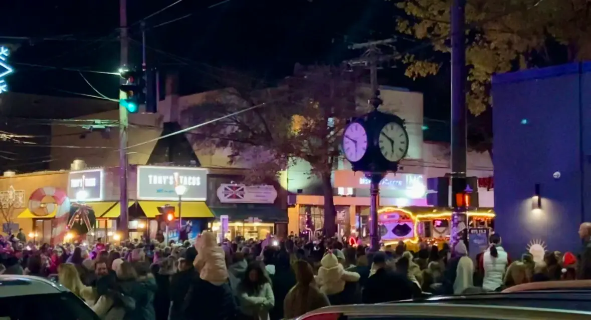 The Huntington Holiday Parade & Huntington Holiday Spectacular 2025 ...